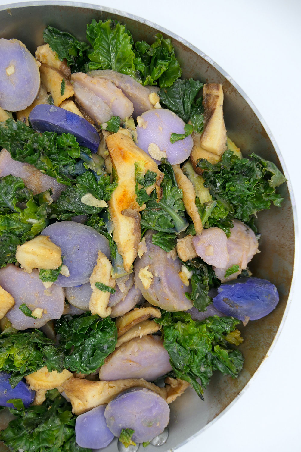 Poêlée de pommes de terre Ulysse, shiitakes et choux flower sprouts ...